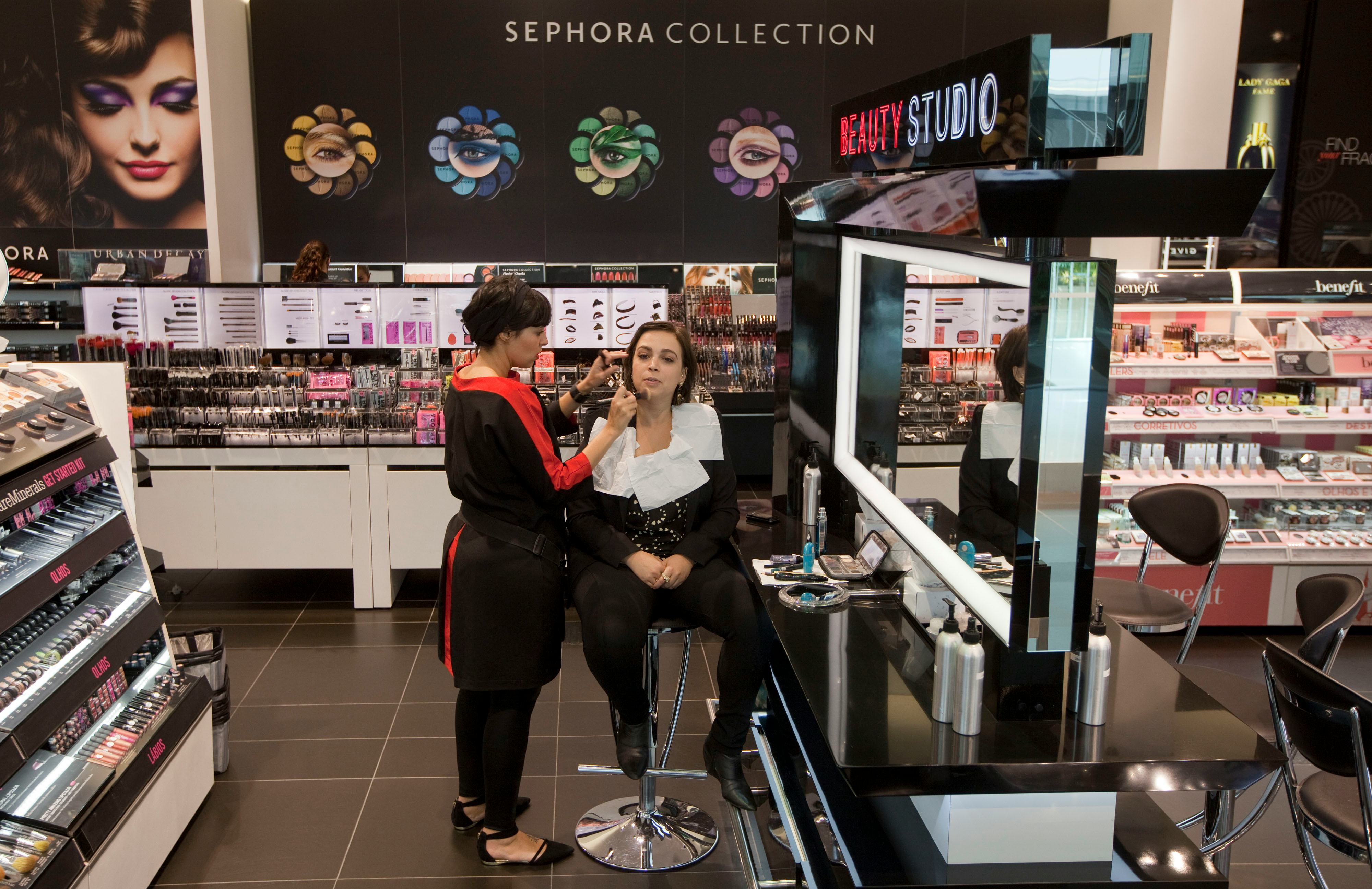 Sephora is introducing a makeup class for people with or recovering from cancer