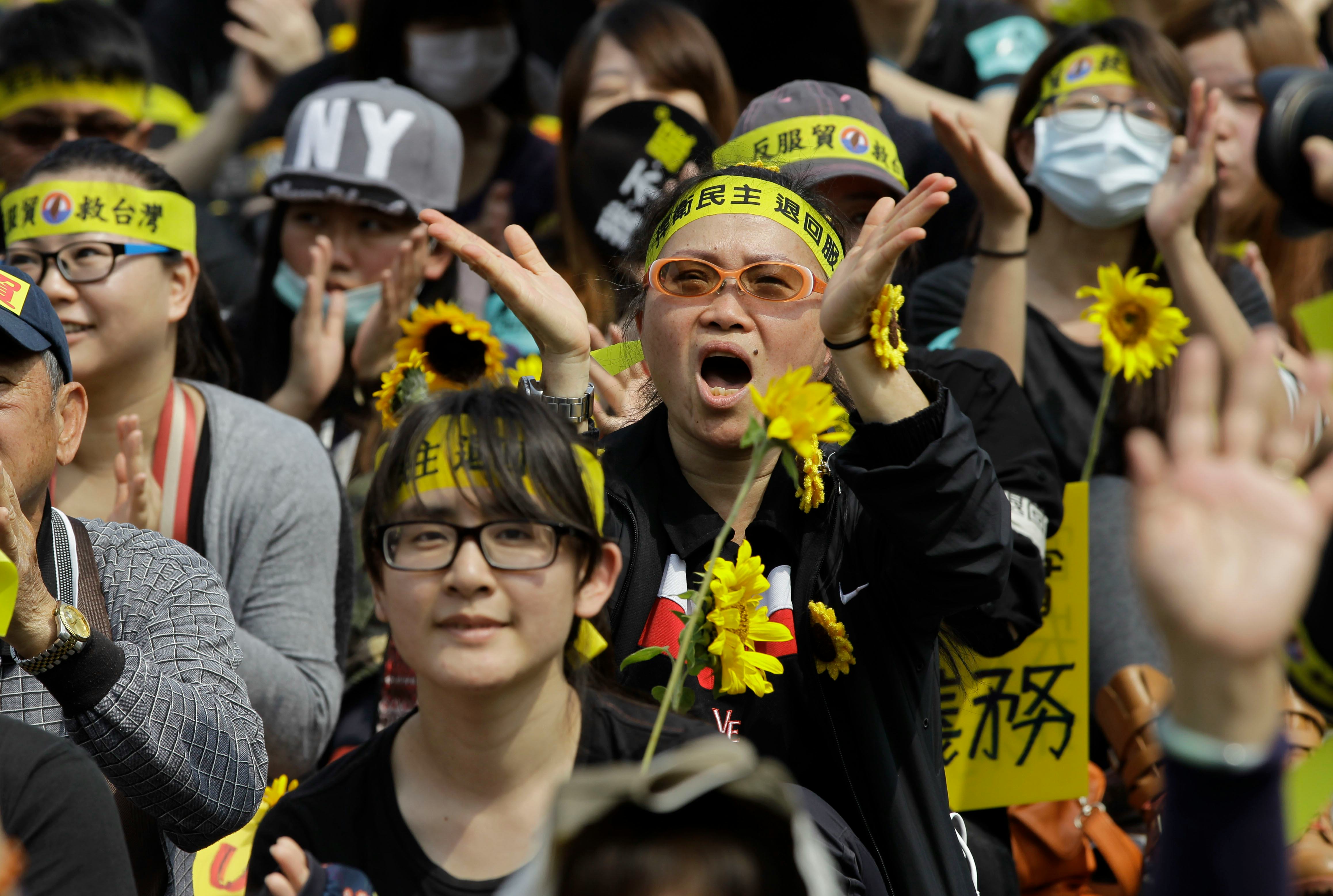 100,000 People Are Protesting in Taiwan — and Their "Sunflower Movement ...