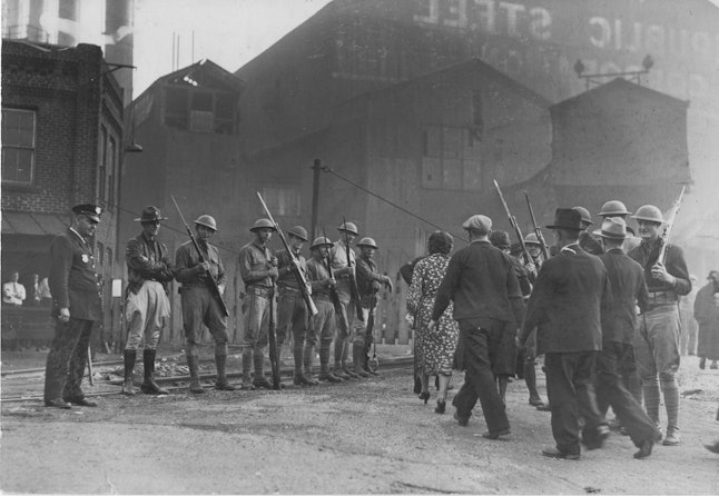 9 Powerful Images That Tell the History of Organized Labor in the ...