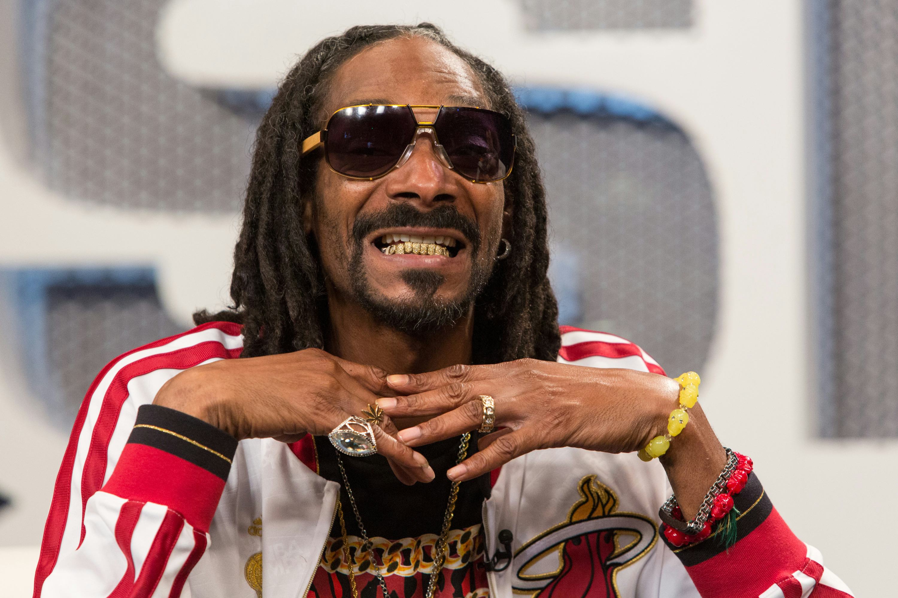 8 Famous People Who Just So Happen To Smoke Weed