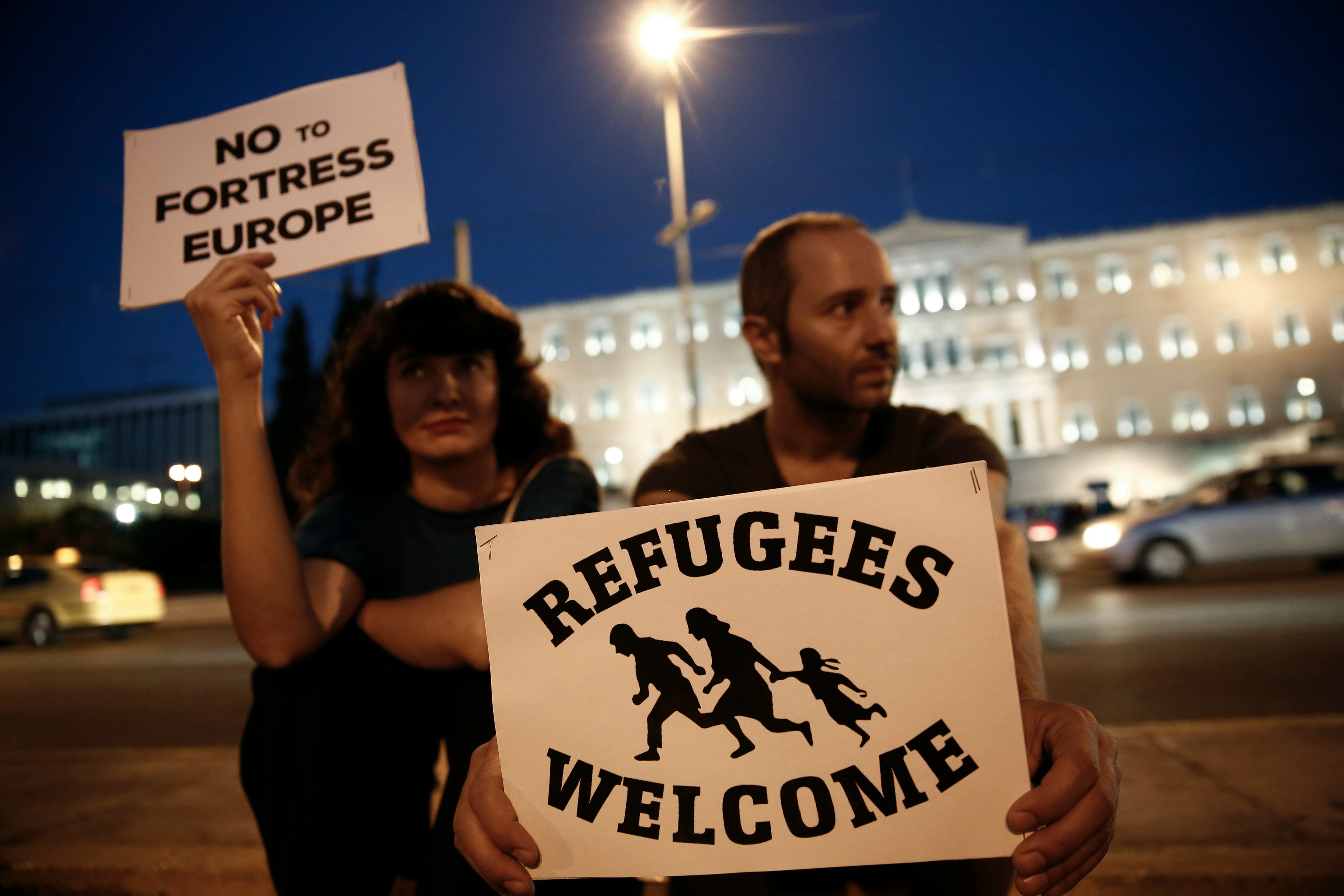 23 Photos of the Massive Pro-Migrant Rallies Sweeping Europe Today
