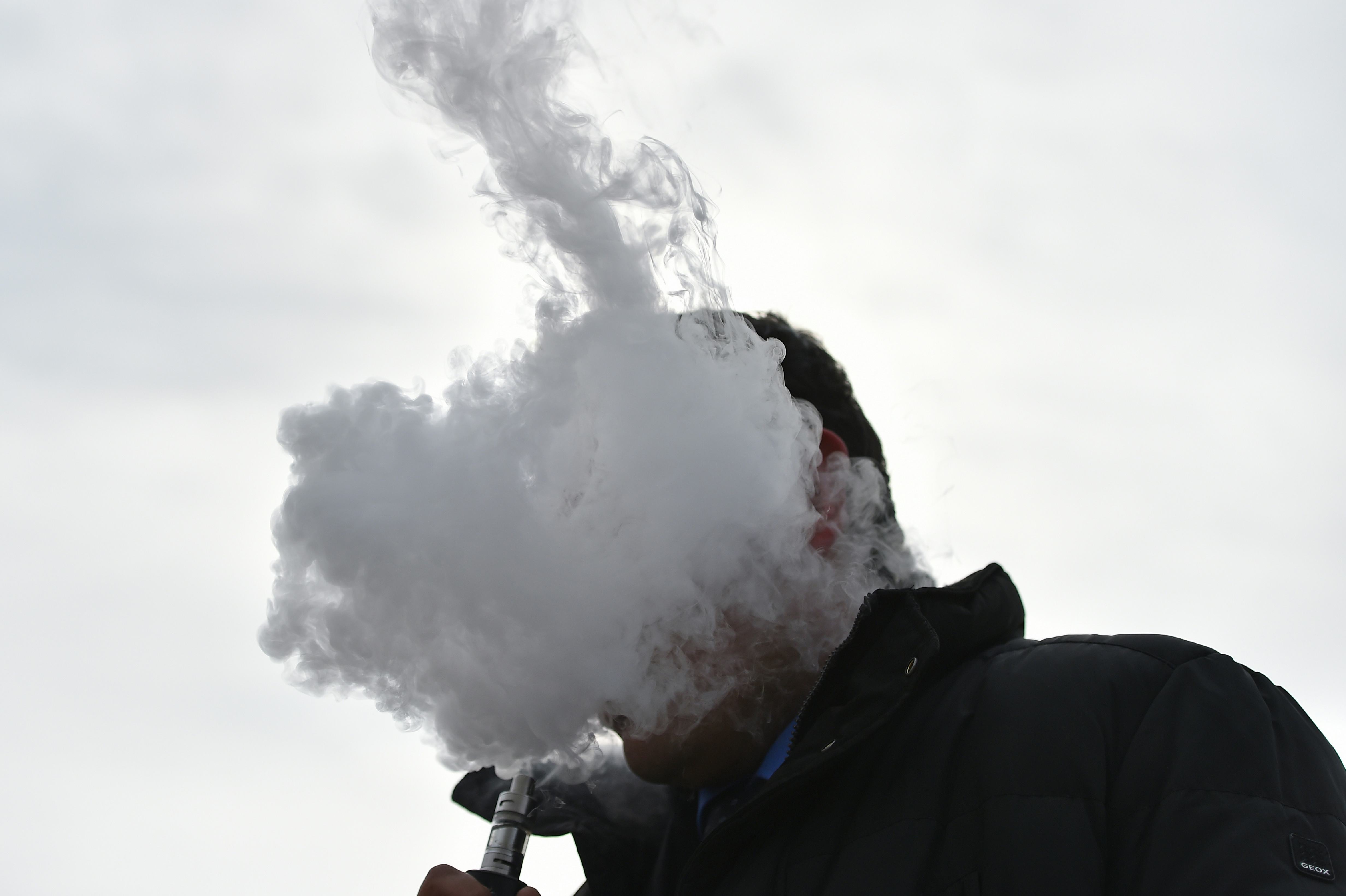 Vaping's Long-Term Effects: Here's what the experts say