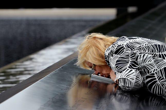 How 'The Man in the Red Bandana' Sacrificed His Life for a Dozen Others ...