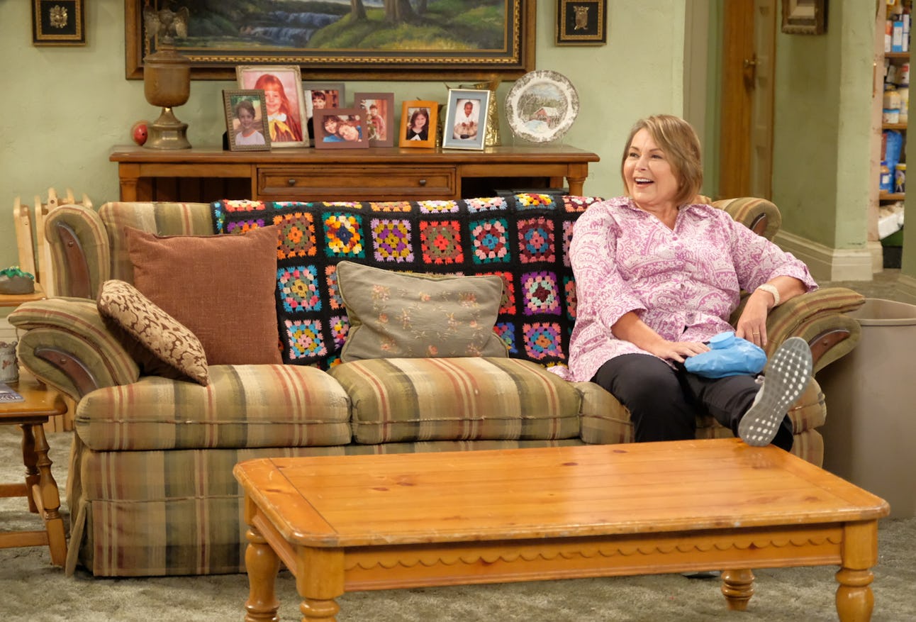 Heres How The ‘roseanne Set And Costume Designers Brought The Conners Into 2018