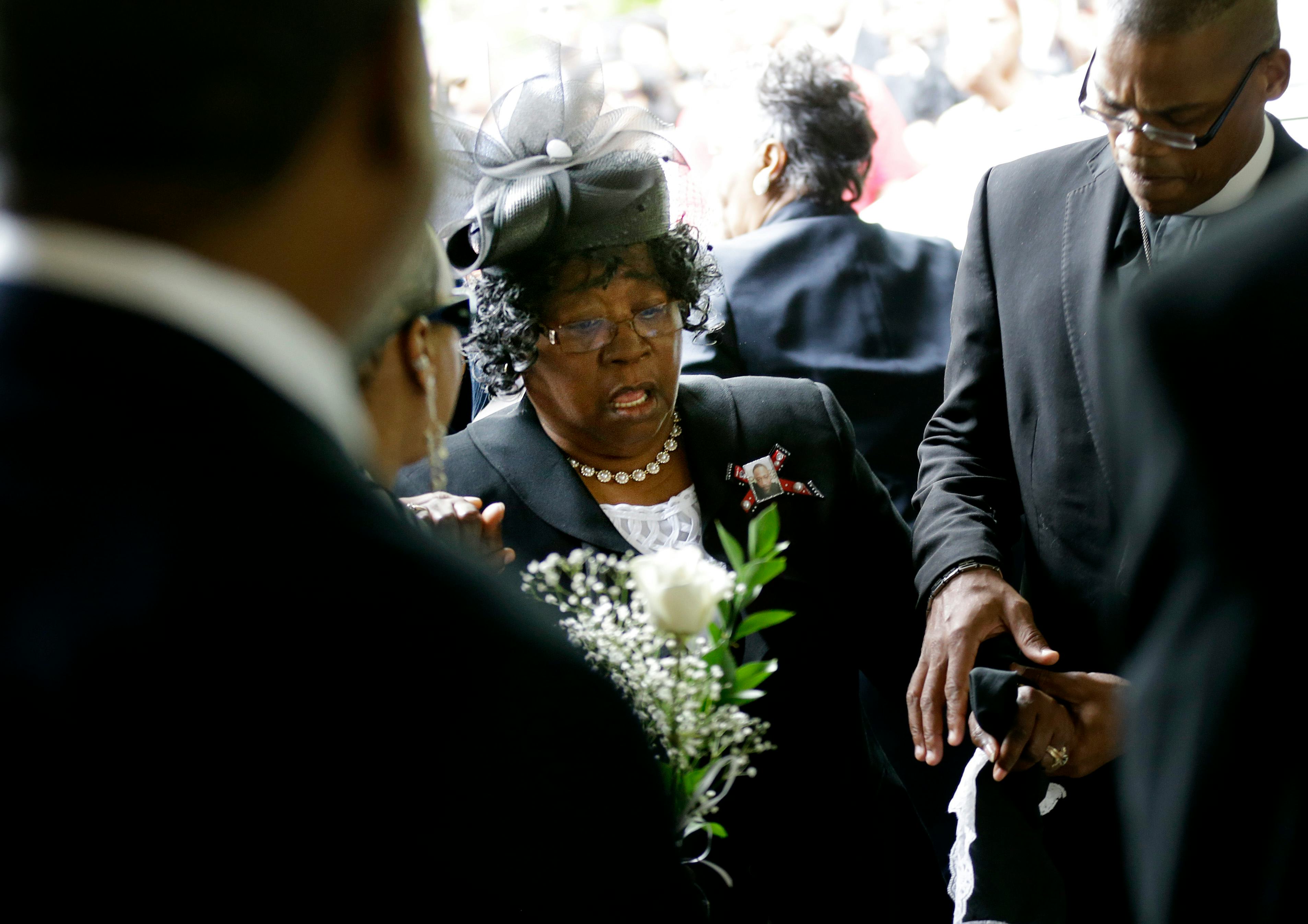 11 Emotional Photos Of Walter Scott's Funeral